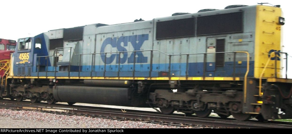 CSX 4565, conductor's side
